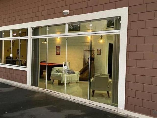 Sobrado Semi mobiliado 03 quartos, área gourmet, em vagas em Colombo PR