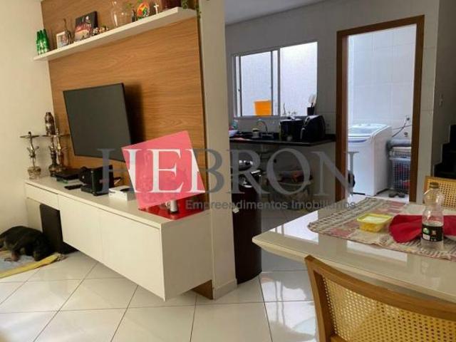 Sobrado semi novo de condompinio fechado disponível para venda na Vila Carrão!