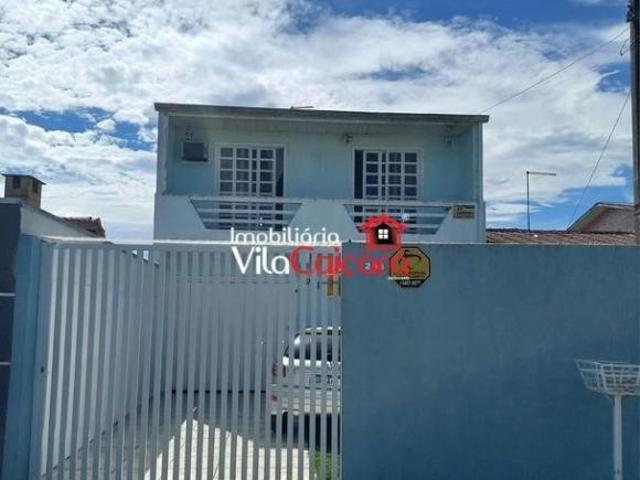 Sobrado semimobiliado com 3 quartos