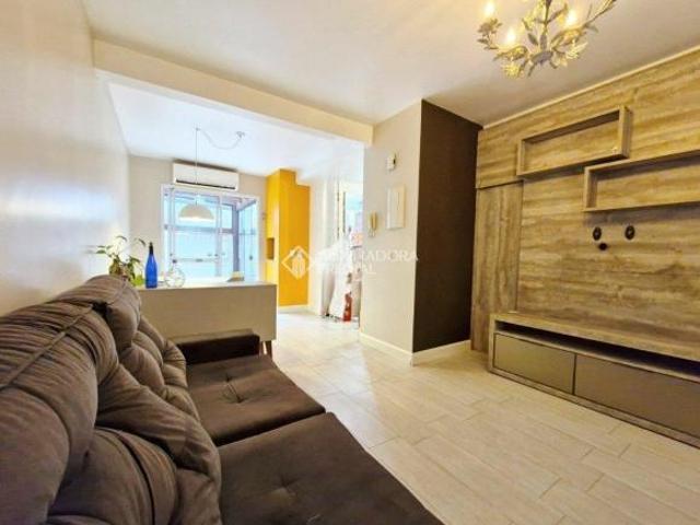 Sobrado Semimobiliado em Condomínio Fechado | 2 Dormitórios | 107m² | 2 Vagas | Canoas