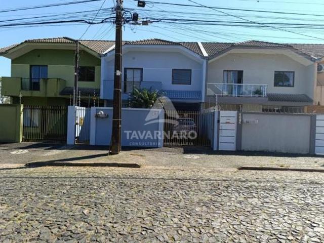 Sobrado semimobiliado no Jardim Carvalho! Espaço, conforto e uma localização que faz toda a diferenç