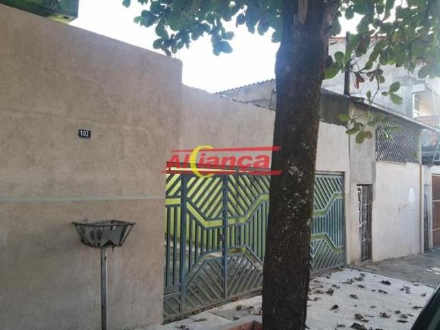 SOBRADO SEMINOVO COM QUINTAL NOS FUNDOS E POSSIBILIDADE DE ABRIR GARAGEM NO JUREMA EM GUARULHOS, SP