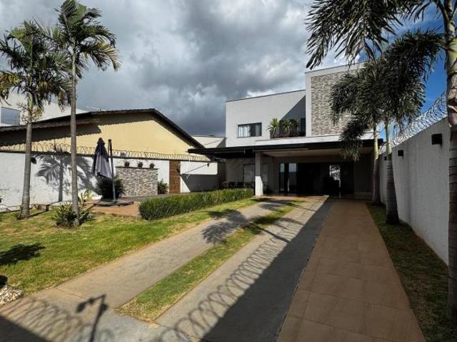 Sobrado Setor Faiçalville Casa de Rua com 3 Quarto s por R$ 1300000.00 no setor Setor Faicalville A
