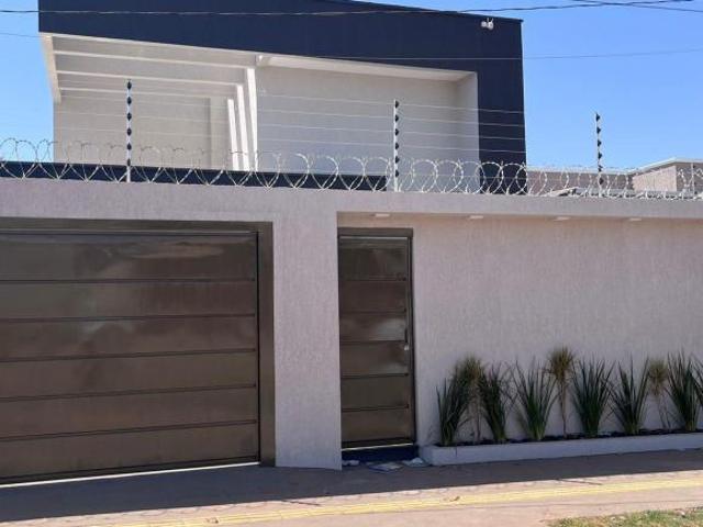 Sobrado Sobrado com 3 Quarto s por R$ 1500000.00 no setor Ilda AD23658