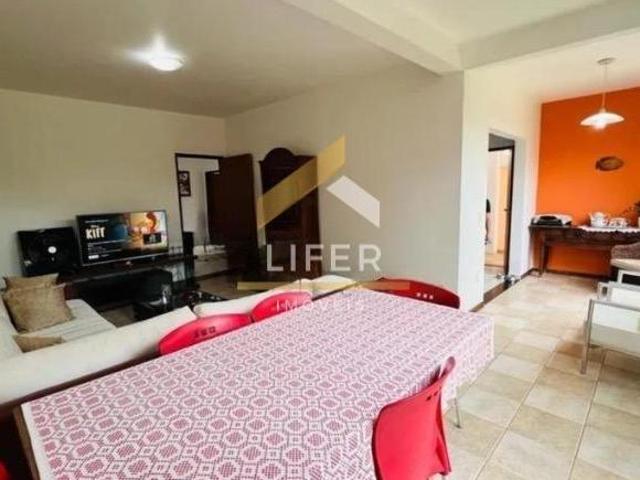Sobrado Sofisticado com 4 Dormitórios, Home Cinema e Espaço Gourmet em Condomíni