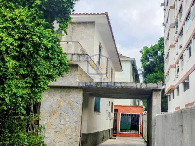 Sobrado terreno 13 x 40, área construída 307 m²