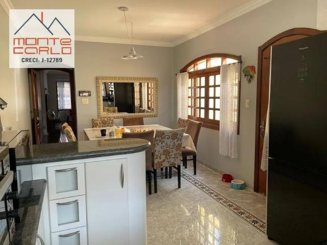 Sobrado todo reformado com 3 dormitórios 1 suíte, 4 vagas, à venda, 285 m² por R$ 950.000 Nova P