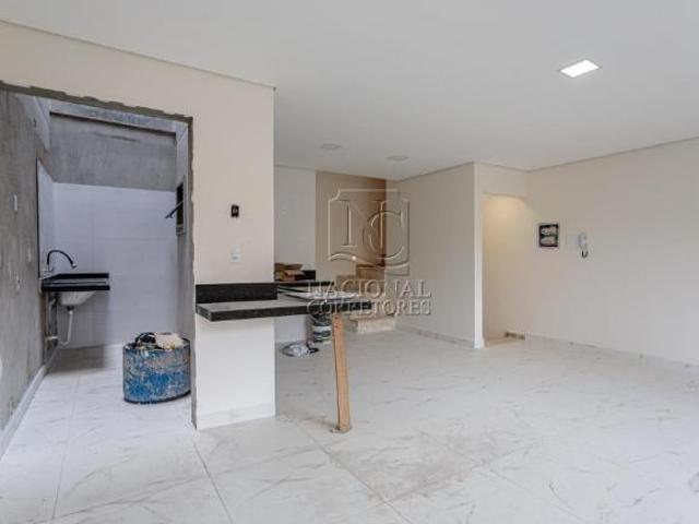 Sobrado totalmente moderno e novo, com área útil de 150m², localizado no Bairro