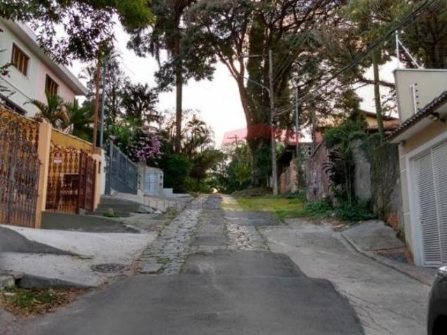SOBRADO TREMEMBÉ COM SISTEMA DE AQUECIMENTO SOLAR VILA IRMÃOS ARNONI