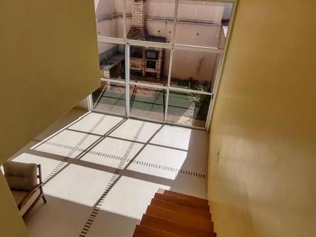 Sobrado três suítes e tres vagas,seminovo na Vila Mariana