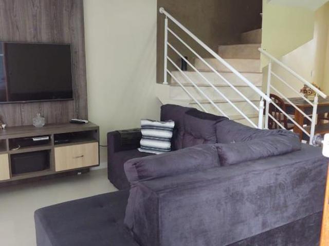 Sobrado Triplex | 3 Dormitórios | 2 Suítes | Umbará