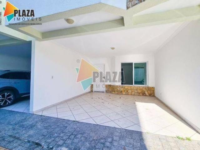 Sobrado triplex 3 dormitórios com 1 suíte à venda, 132 m² por R$ 799.800 Canto do Forte Praia Gr