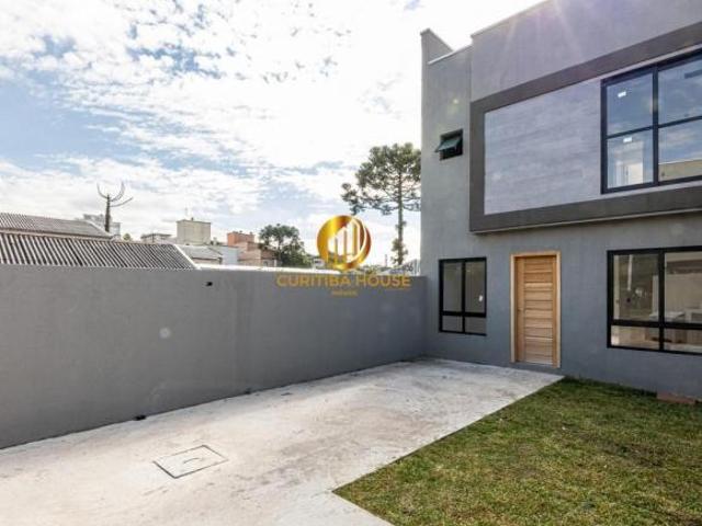 Sobrado triplex 3 quartos sendo 1 suíte amplo jardim nos fun