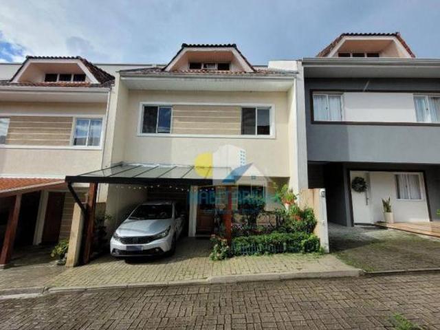 Sobrado triplex 3 quartos, 2 vagas sendo 1 coberta e ar condicionado