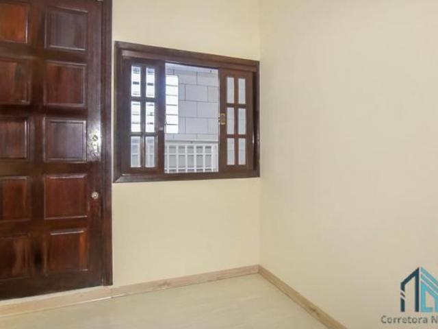 Sobrado triplex, 03 quartos com suíte, churrasqueira, Ático no Bairro Boa Vista em Curitiba PR