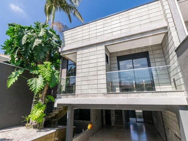 sobrado triplex 171m2 3 quartos a venda no Afonso Pena em Sao jose dos Pinhais R$ 1.100,000