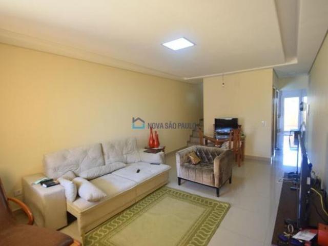 Sobrado Tríplex 220m², seminovo, planejado, cômodos grandes,3Suítes,Quintal,4 Vagas! Vila das Merces