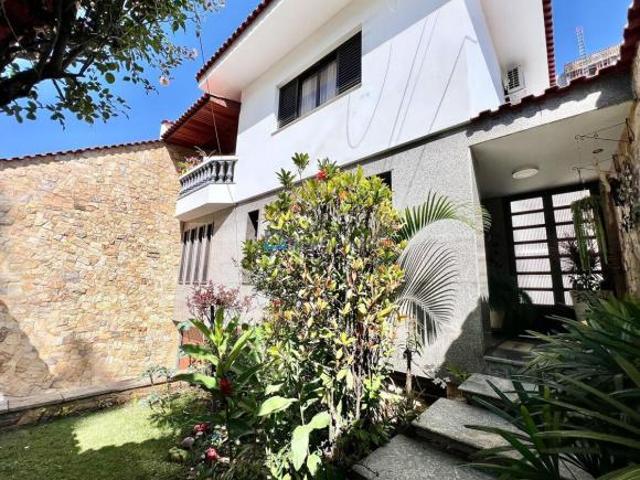 Sobrado Tríplex 408m², 4 Quartos, Suíte, 8 Vagas! 5 min 450m a pé Metrô Imigrantes