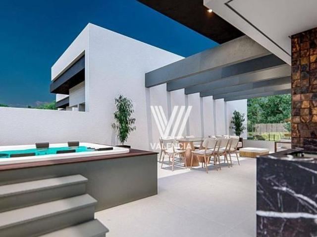 Sobrado TRIPLEX 4 | 3 Suites | 203m² | 3 vagas | Centro Pinhais/PR