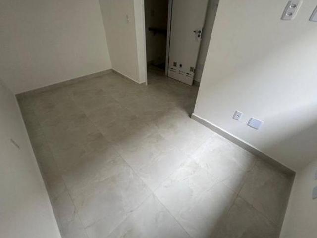 Sobrado Triplex c/ 2 suites fino acabamento á venda Guilhermina PG !