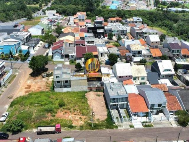 Sobrado triplex com banheiro no ático alto padrão de acabamentos no Umbará Curitiba