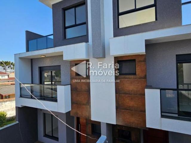 SOBRADO TRIPLEX COM EXCELENTE LOCALIZAÇÃO, ALTO PA