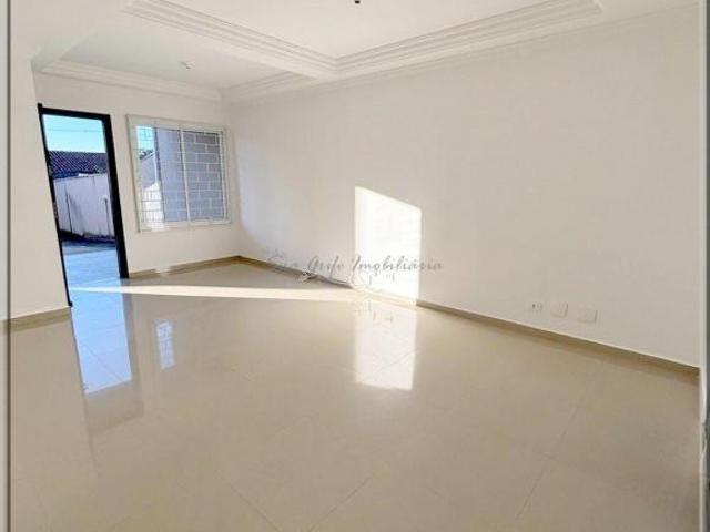 SOBRADO TRIPLEX COM 03 QUARTOS, ÁTICO E TERRAÇO NO