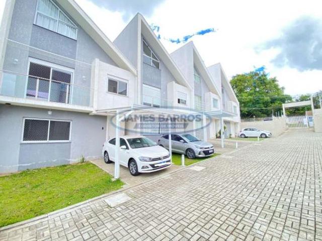 Sobrado triplex com 03 quartos e 02 vagas no Campo Comprido. Curitiba PR