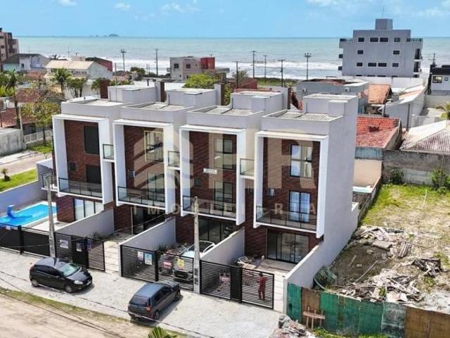 Sobrado triplex com 03 suítes e 02 vagas de garage