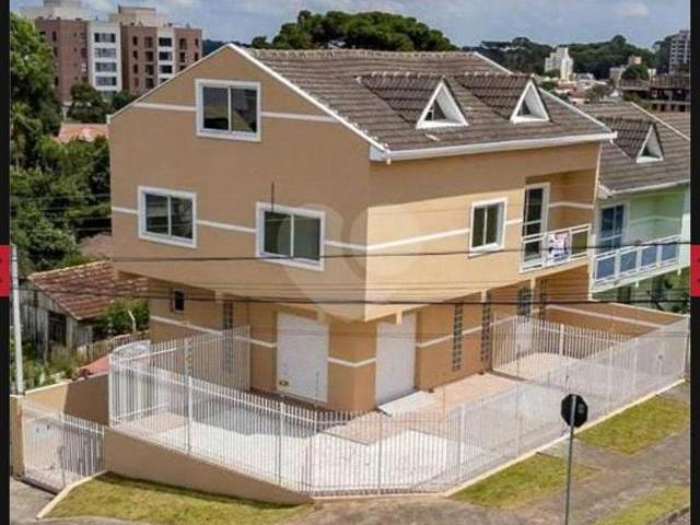 Sobrado tríplex com 268 m² e 3 quartos à venda em Tingui