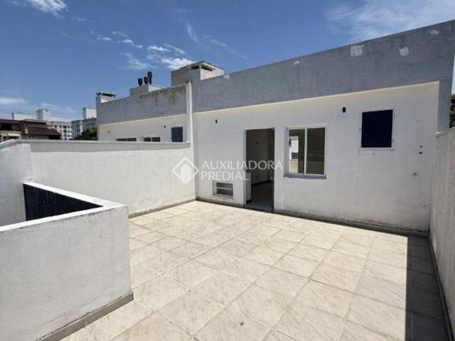 Sobrado triplex com 230 m² privativos, 3 Quartos e garagem!
