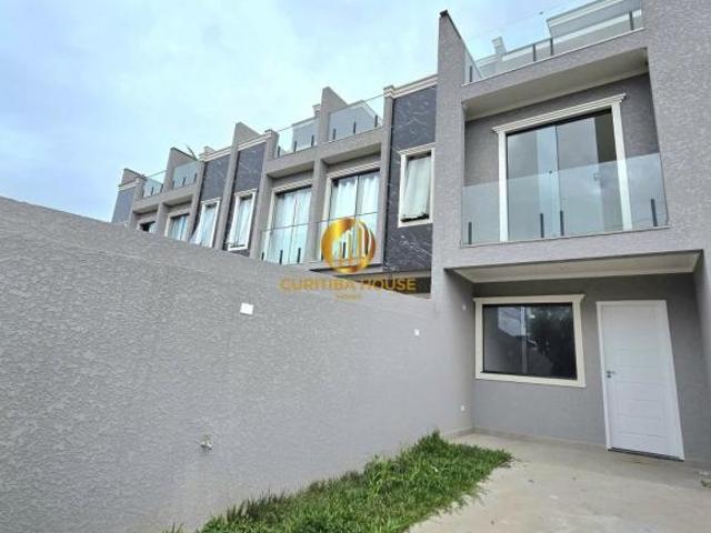 Sobrado triplex com 2 quartos e 2 terraços + banheiro ático Umbará
