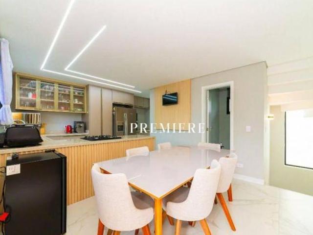 Sobrado Triplex com 3 dormitórios à venda, 179 m² Porteira fechada por R$ 1.190.000 Guabirotuba