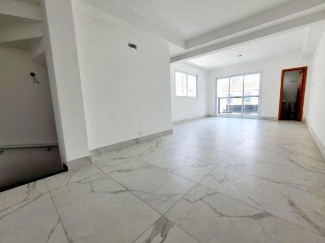 Sobrado Triplex com 3 dormitórios, A VENDA no Embaré