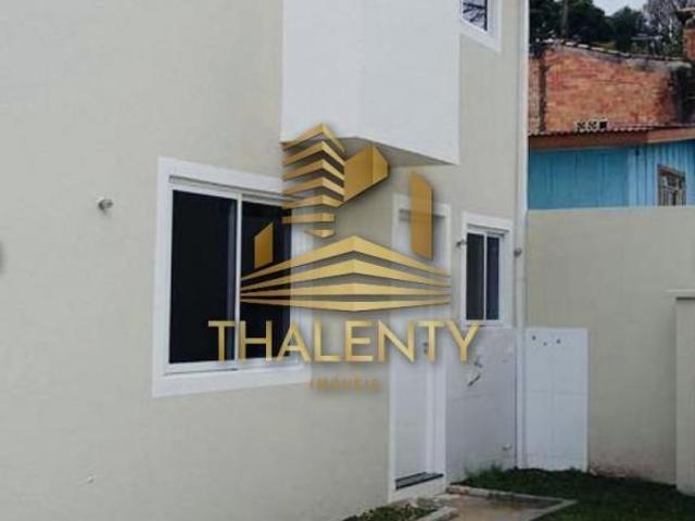 Sobrado Triplex com 3 Dormitórios e 1 suíte no Ube