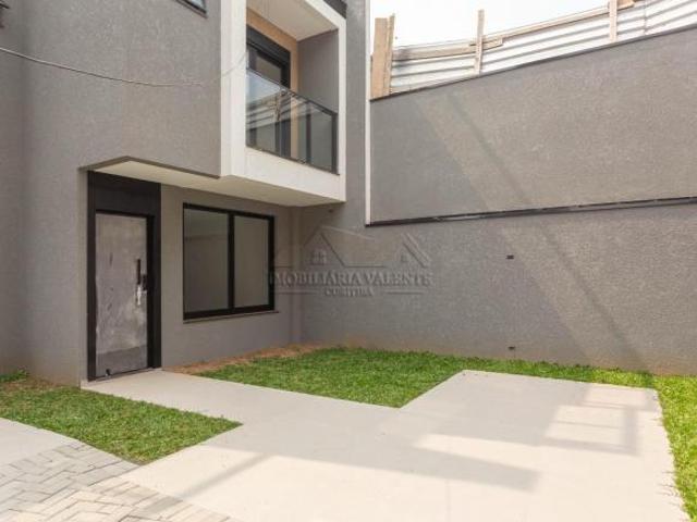 Sobrado Triplex com 3 dormitórios, sendo 1 suíte c