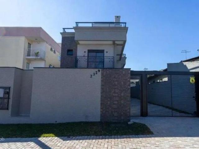 Sobrado Triplex com 3 quartos 1 suite no Bairro Portão