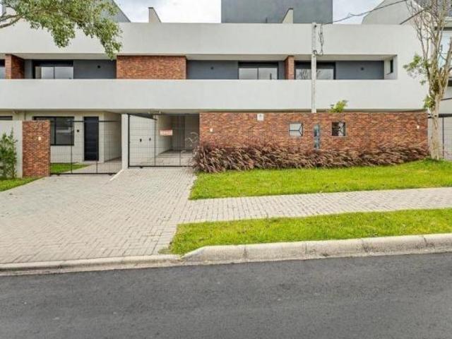 Sobrado Triplex com 3 Quartos e 2 Vagas em Santa Felicidade Curitiba PR