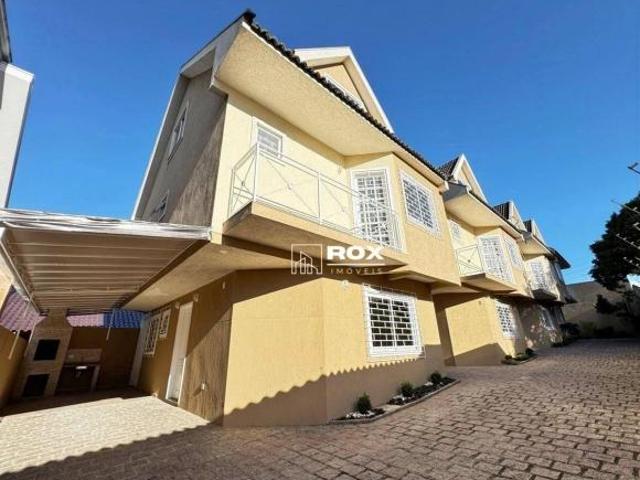 Sobrado tríplex com 3 quartos, sendo 1 suíte à venda, 131 m² por R$ 765.000 Santa Felicidade, Cur