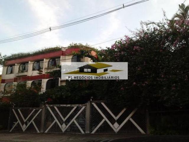 Sobrado triplex com 465m2 no Jd da Gloria
