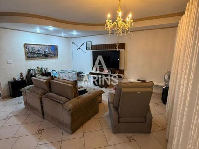 Sobrado Triplex com 5 Dormitórios e 3 Vagas no Campo Grande – Santos
