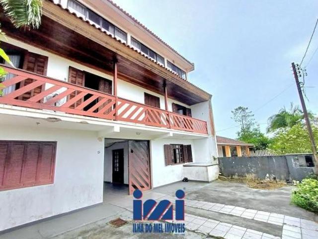 SOBRADO TRIPLEX COM 5 SUÍTES A 160 METROS DO MAR