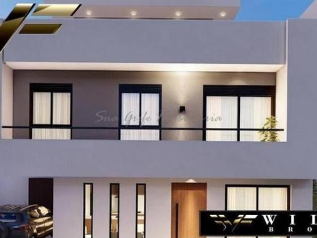 SOBRADO TRIPLEX CONTENDO SUÍTE E PISO AQUECIDO NOS