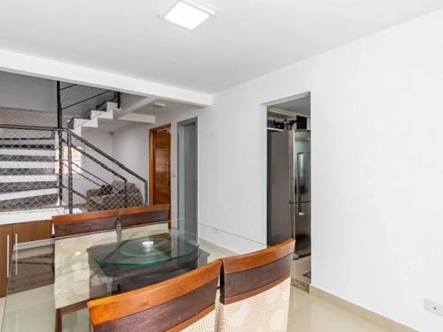 Sobrado Triplex à Venda 3 Quartos Suíte Terraço Atuba