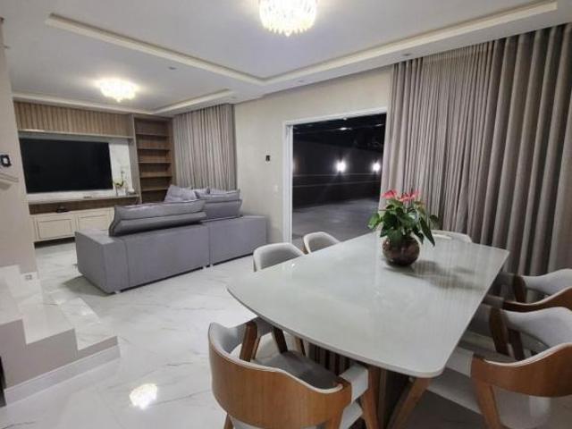 Sobrado Triplex à venda Boqueirão