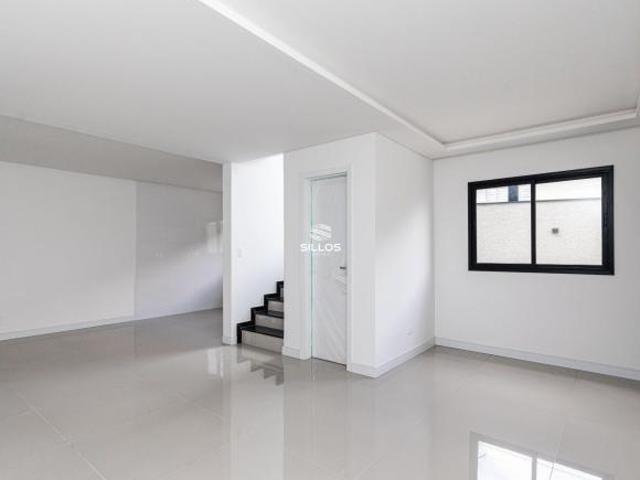 Sobrado Triplex à venda com 3 quartos no Portão em Curitiba