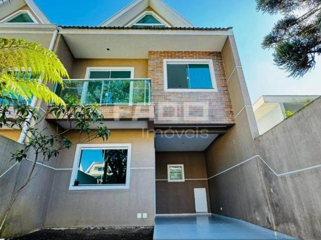 Sobrado Triplex à venda no Uberaba – 169m², ático amplo e 3 quartos – R$ 769.000