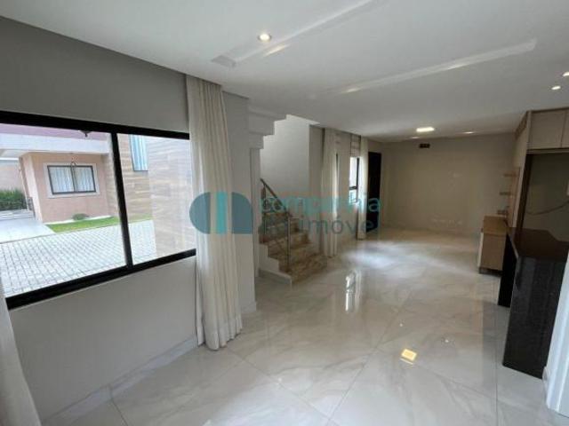 Sobrado Triplex à Venda no Uberaba