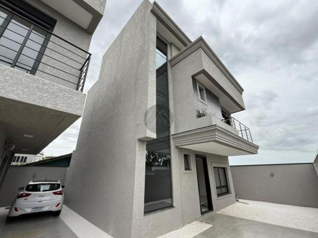 Sobrado Triplex à Venda no Uberaba – 3 Suítes | Terraço | 2 Vagas