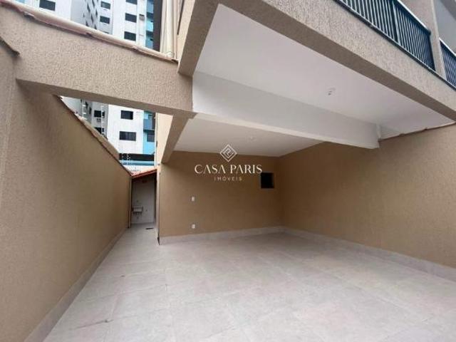 Sobrado Triplex à venda no Bairro Aviação Praia Grande/SP | 2 suítes | 2 vagas